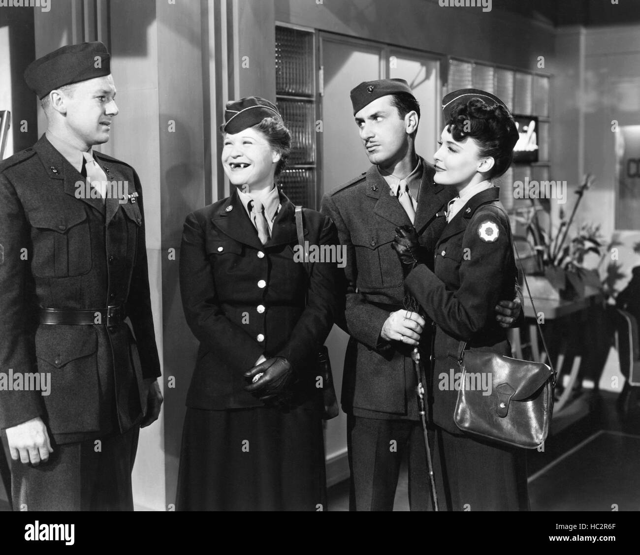 NO LEAVE, NO LOVE, from left: Van Johnson, Babe London, Keenan Wynn ...