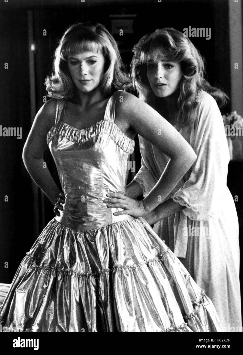 PEGGY SUE GOT MARRIED, Kathleen Turner, Helen Hunt, 1986 Stock Photo ...