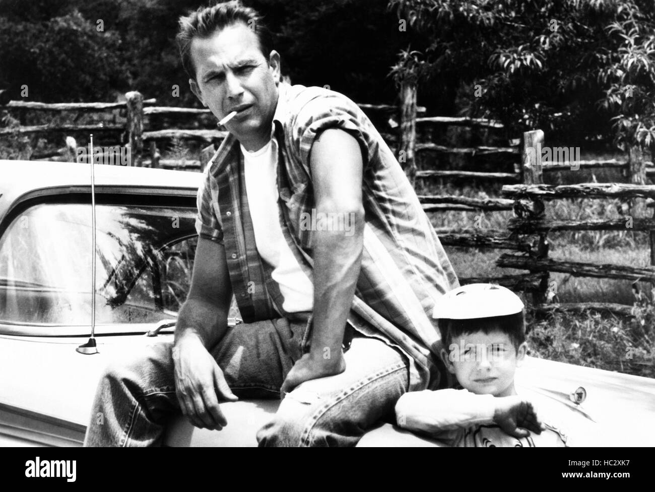 A PERFECT WORLD, from left: Kevin Costner, T.J. Lowther, 1993, © Warner ...