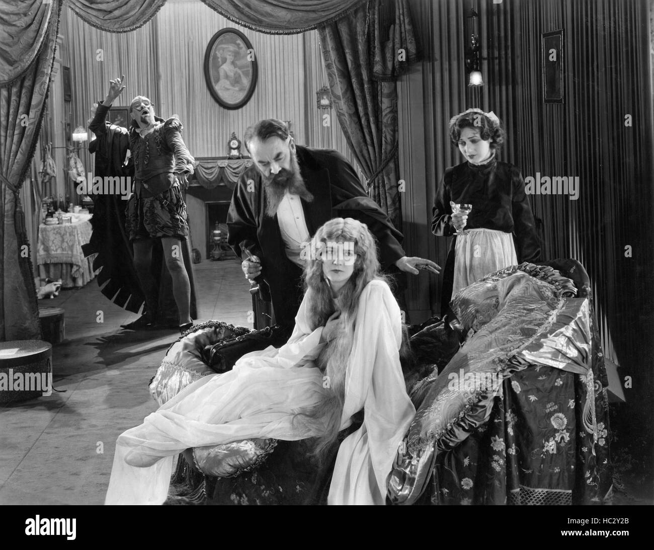 THE PHANTOM OF THE OPERA, Mary Philbin, 1925 Stock Photo - Alamy