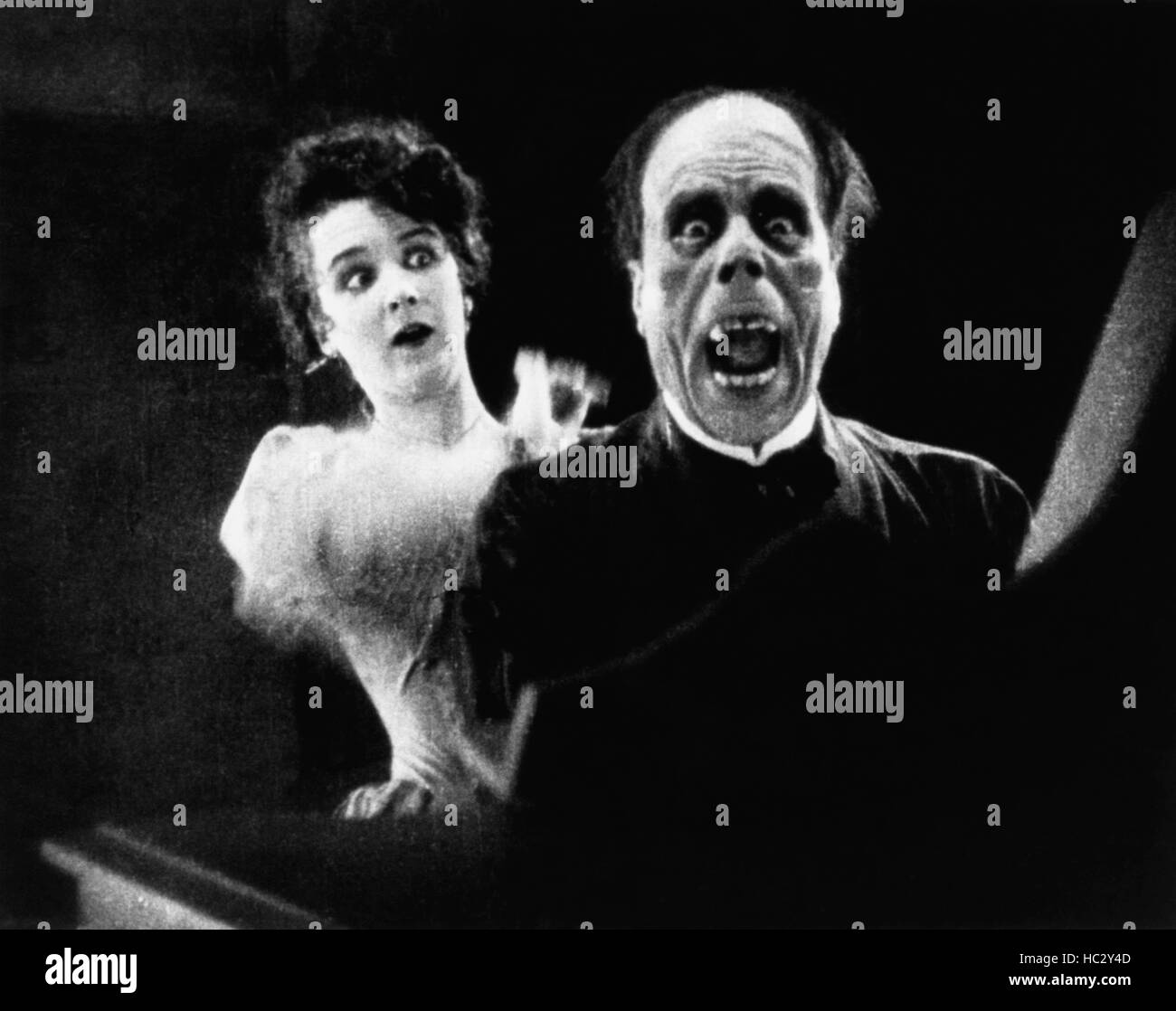 Lon chaney mary philbin hi-res stock photography and images - Alamy