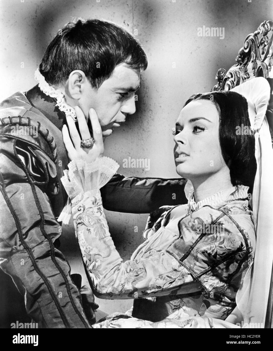 THE PIT AND THE PENDULUM, from left: Antony Carbone, Barbara Steele ...