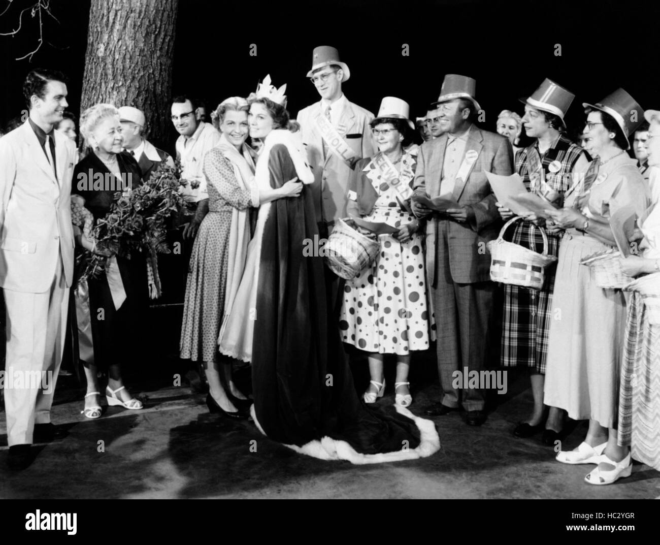 PICNIC, cast includes, from left, Cliff Robertson, Verna Felton, Betty ...