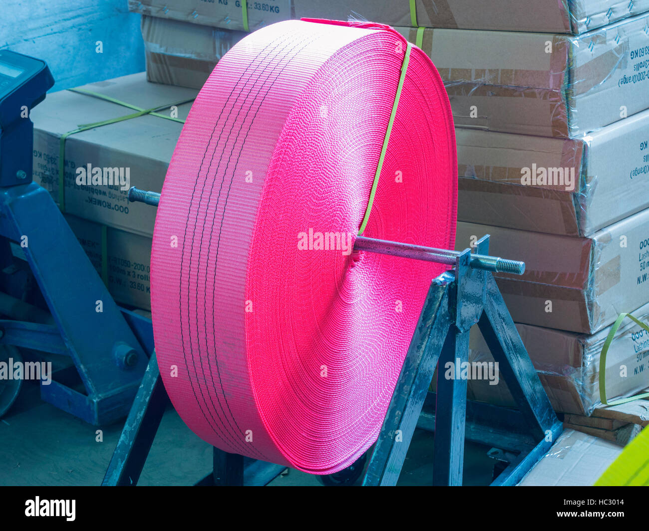 Lift straps hi-res stock photography and images - Alamy