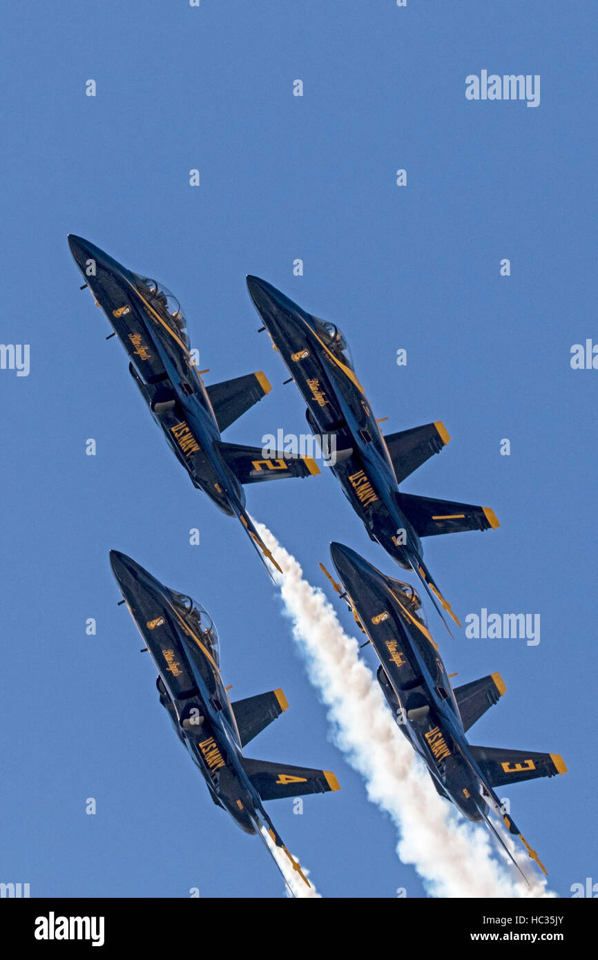 Airplanes Blue Angels Navy Flight Demonstration Team flying at 2016 ...