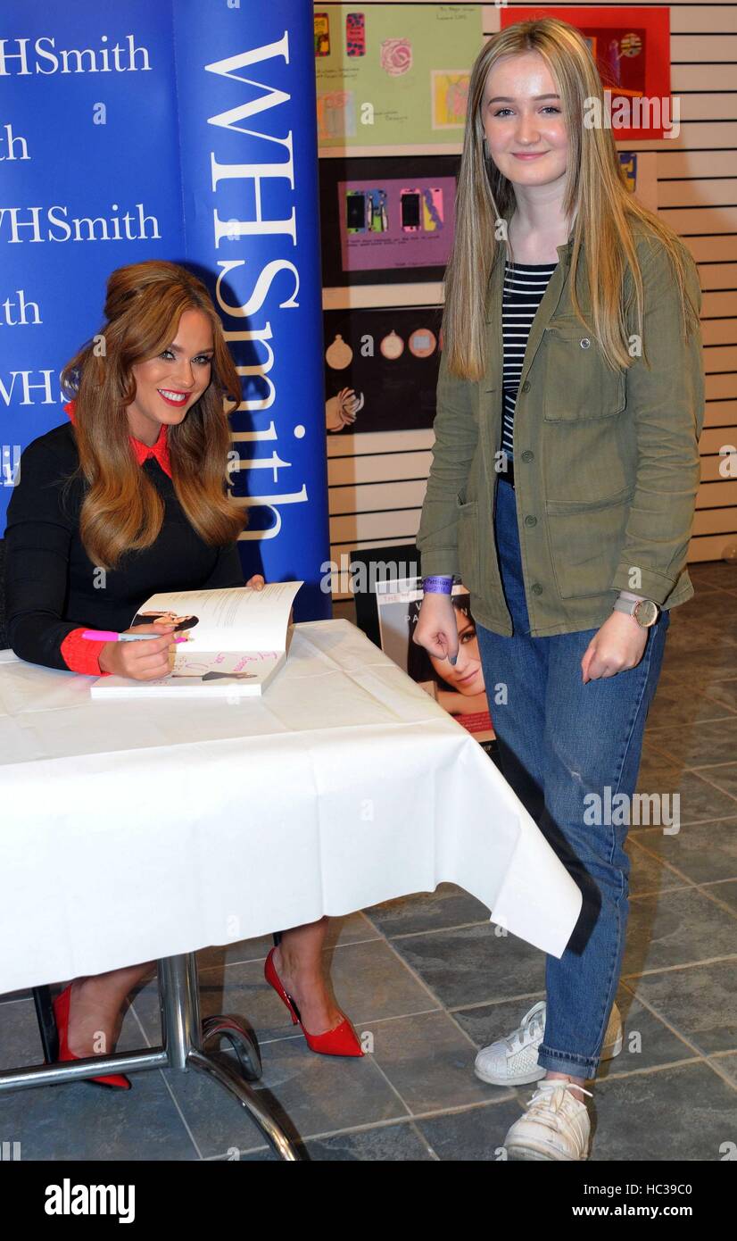 Vicky Pattison signs copies of her new book 'The Real Me' Featuring ...