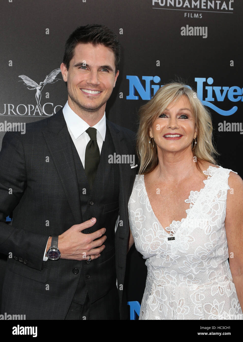 Premiere Of EuropaCorp's "Nine Lives" Featuring: Robbie Amell, Jennifer ...