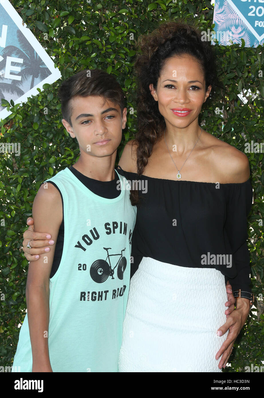Teen Choice Awards Featuring: Sherri Saum, Michael Luis de los Reyes ...