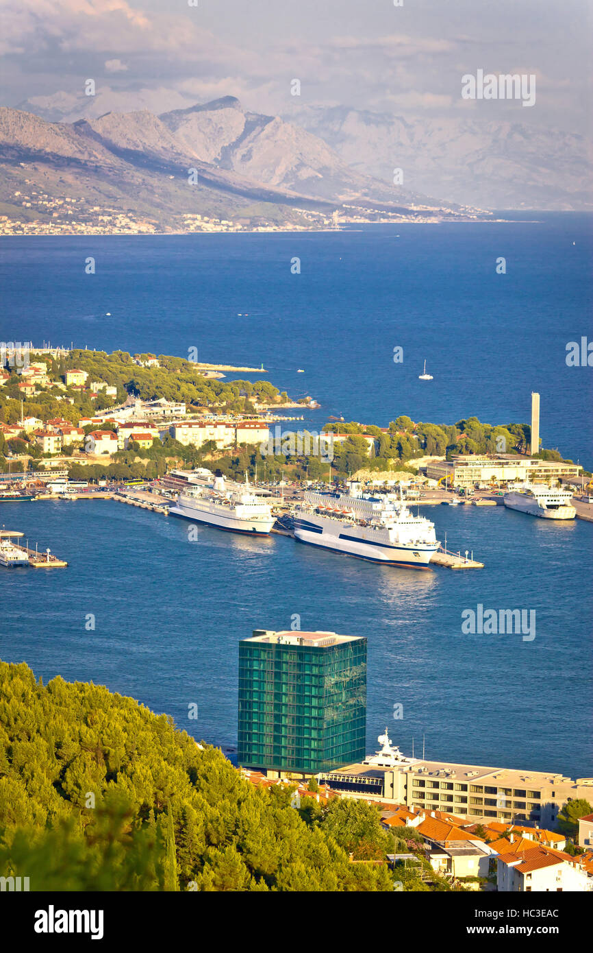 Split island ferry hi-res stock photography and images - Alamy