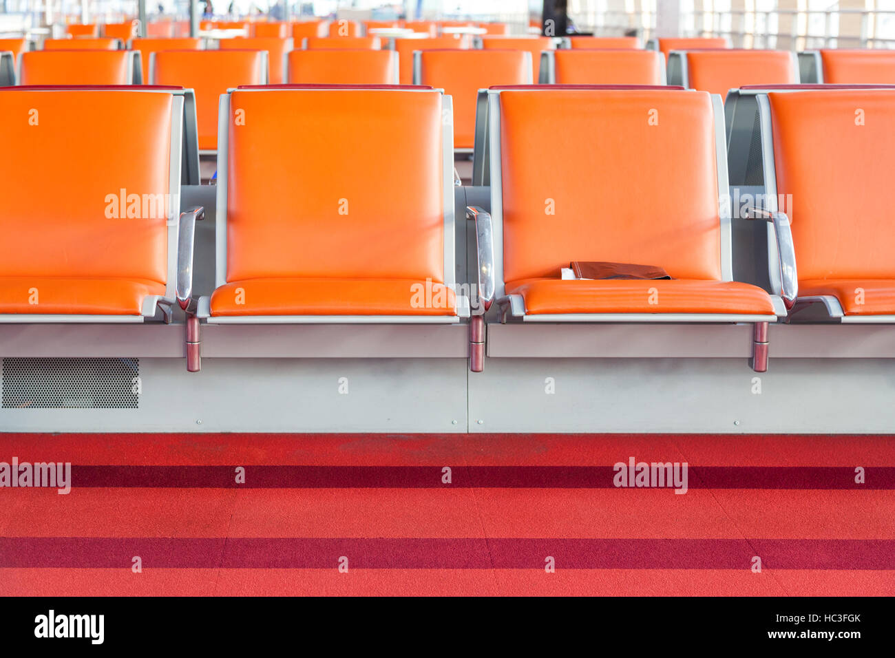 Empty seat departure lounge hi-res stock photography and images - Alamy