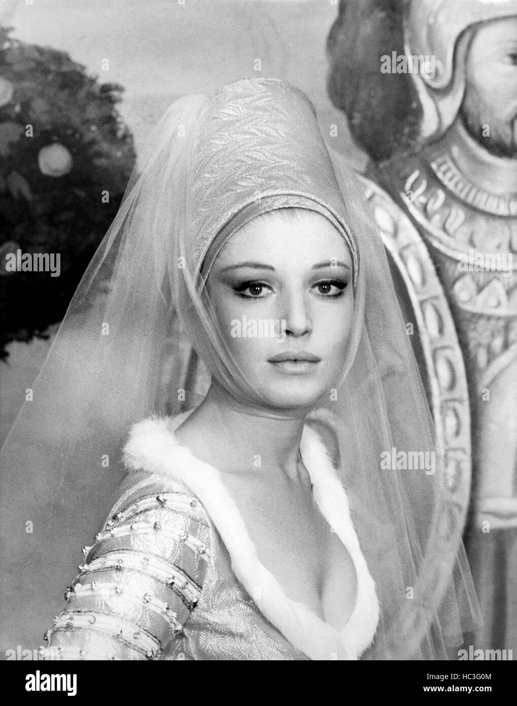 ON MY WAY TO THE CRUSADES, I MET A GIRL WHO..., (aka LA CINTURA DI ...