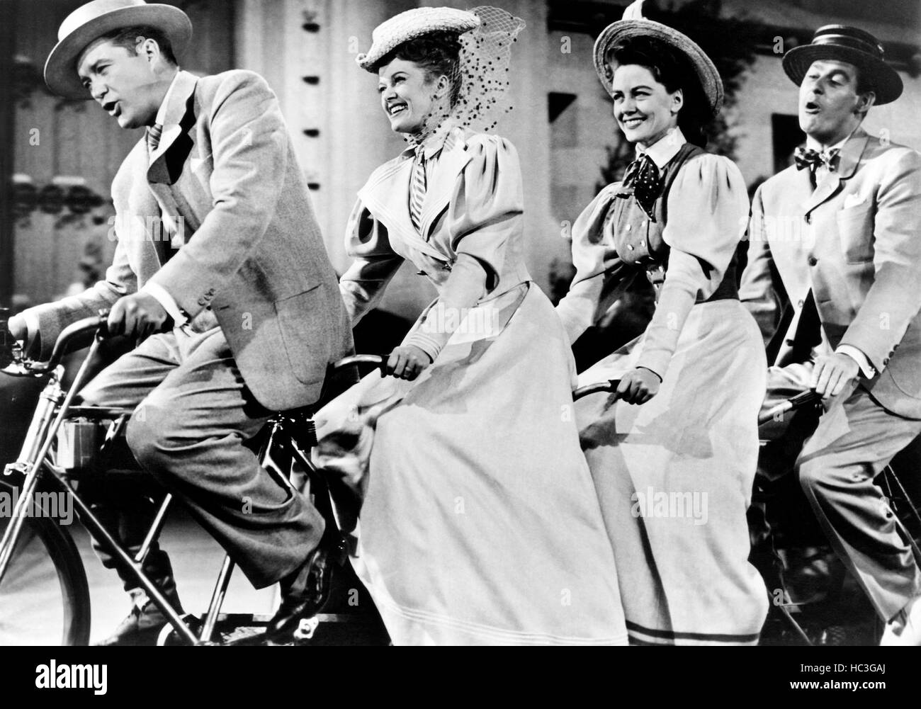 ONE SUNDAY AFTERNOON, from left: Dennis Morgan, Janis Paige, Dorothy ...