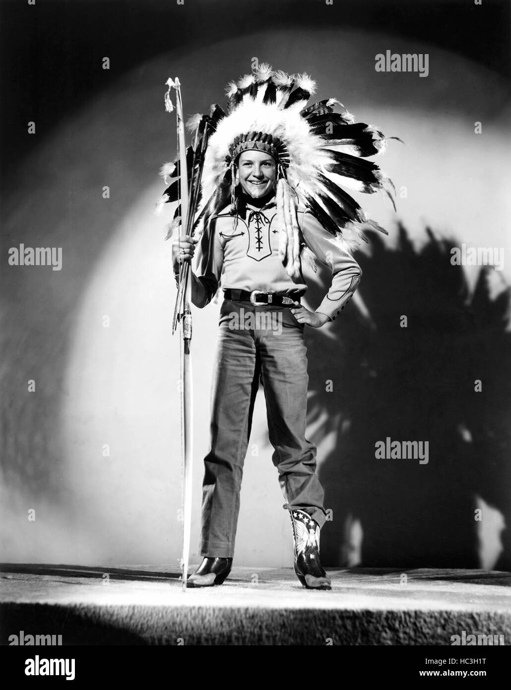 OVERLAND WITH KIT CARSON, Bobby Clack, 1939 Stock Photo - Alamy
