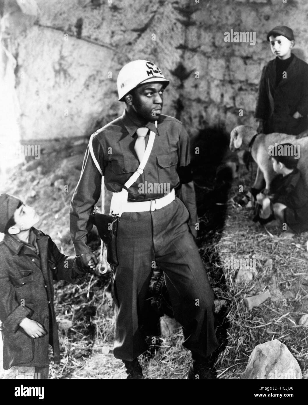 PAISAN, Alfonsino Pasca, Dots Johnson, Episode 2: Napoli, 1946 Stock ...