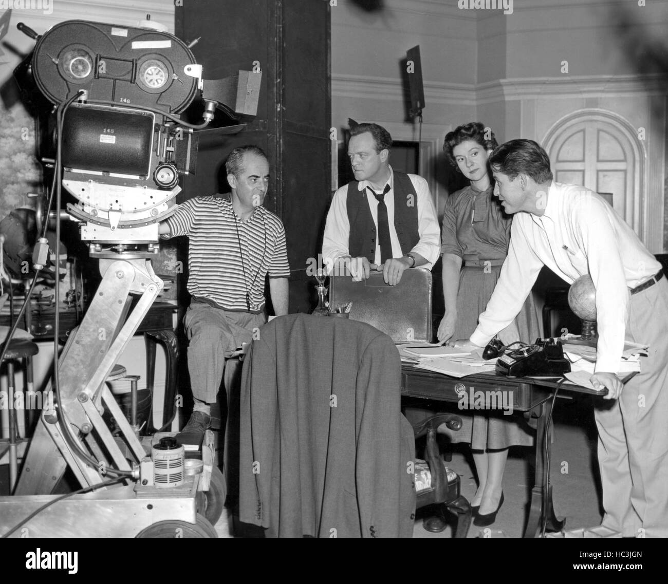 PATTERNS, Cinematographer Boris Kaufman, Van Heflin, Elizabeth Wilson ...