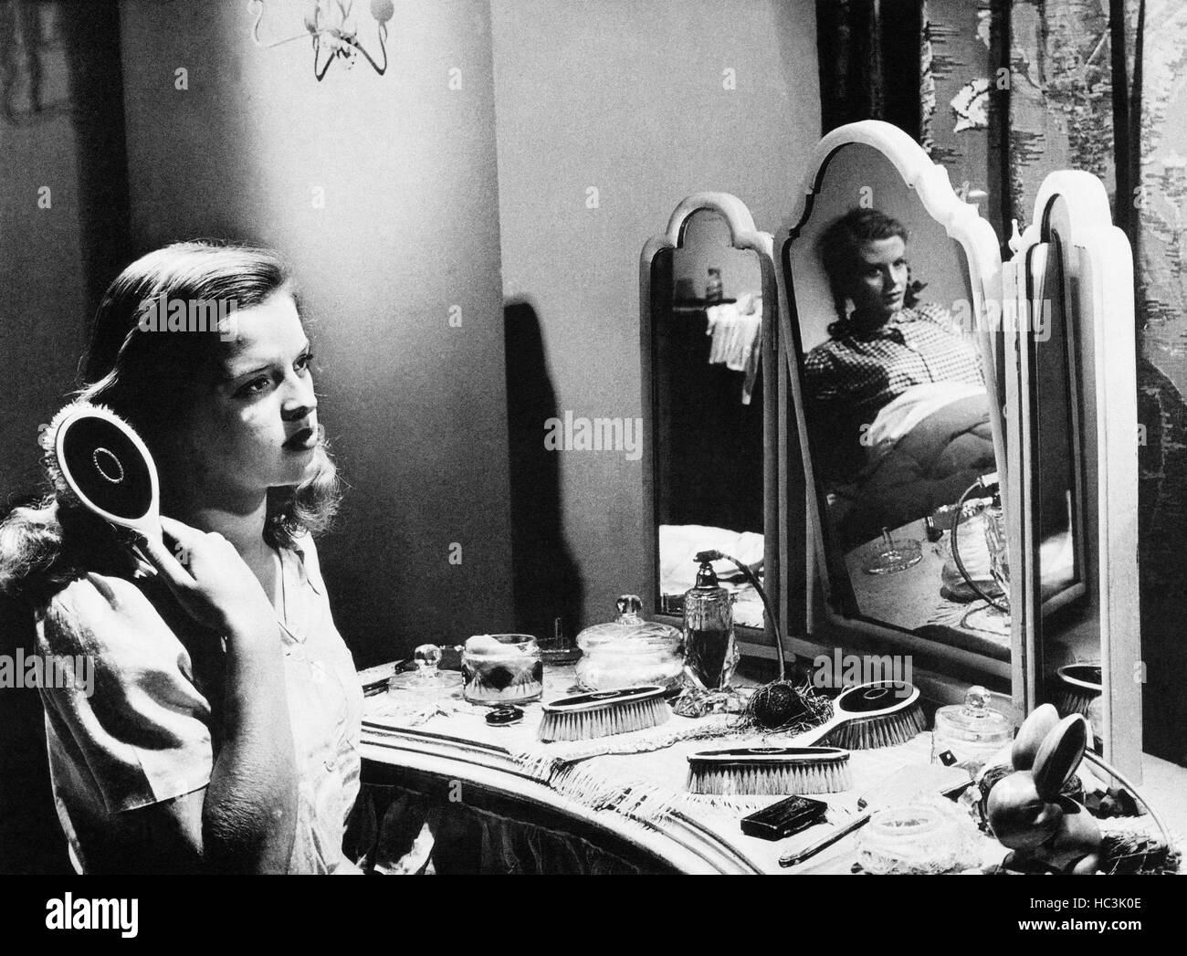 PENNY AND THE POWNALL CASE, Diana Dors, Peggy Evans (in mirror), 1948 ...