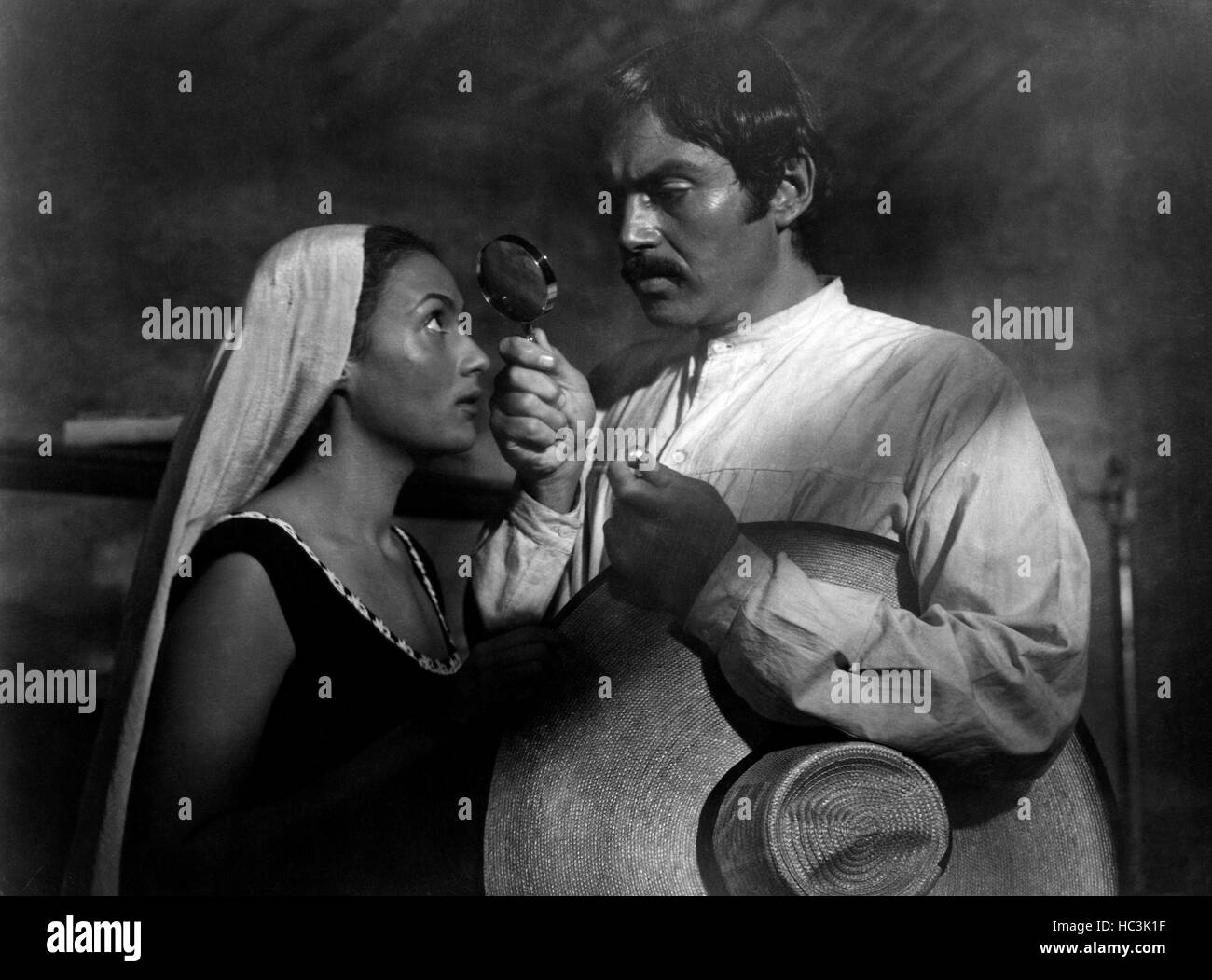 THE PEARL, (aka LA PERLA), Maria Elena Marques, Pedro Armendariz, 1947 Stock Photo - Alamy
