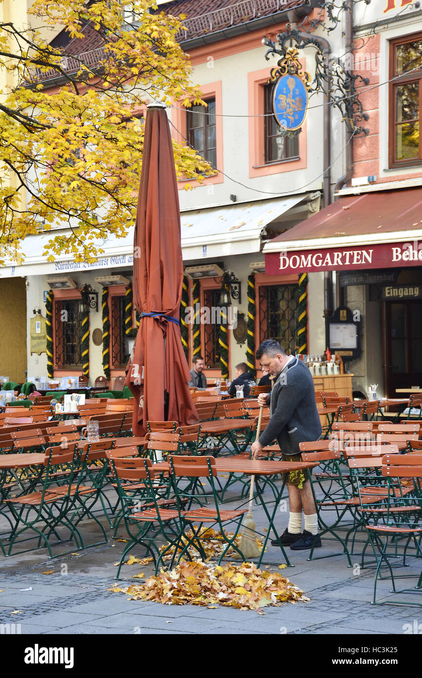 Outdoor cafe in Munich, Germany Stock Photo - Alamy