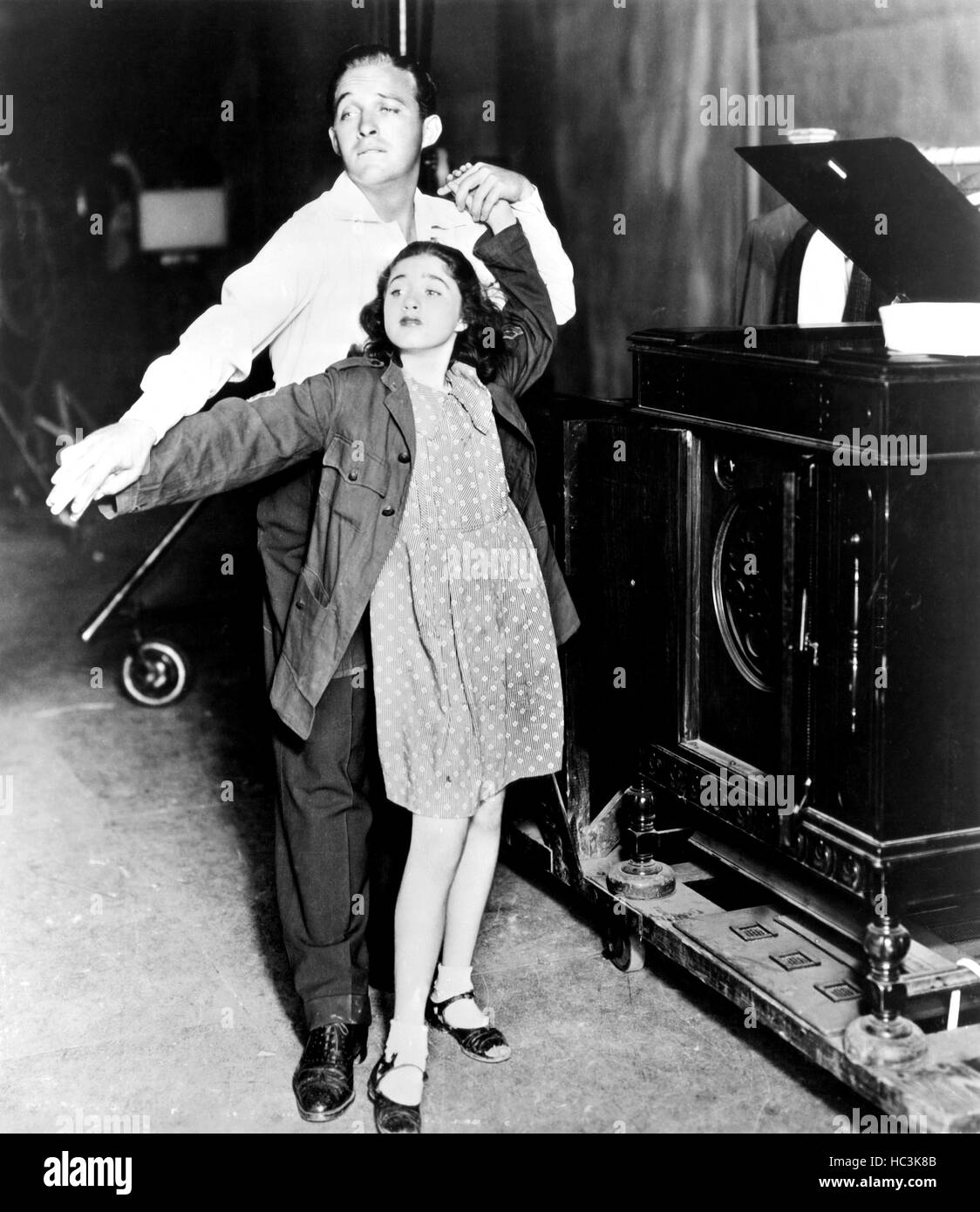 PENNIES FROM HEAVEN, Bing Crosby, Edith Fellows, on-set, 1936 Stock ...