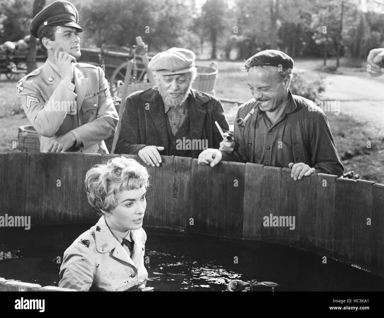 THE PERFECT FURLOUGH, Janet Leigh (front), rear from left: Tony Curtis ...