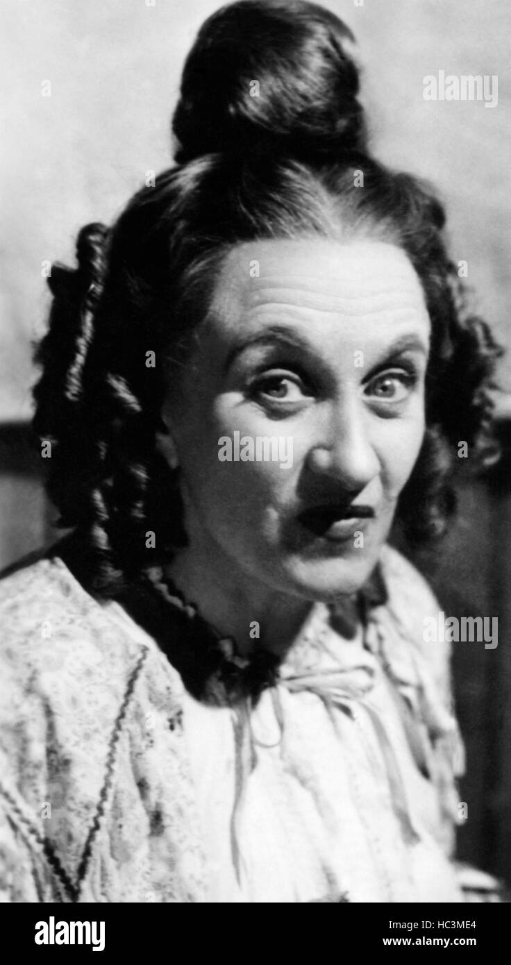 THE PICKWICK PAPERS, Hermione Gingold, 1952 Stock Photo - Alamy
