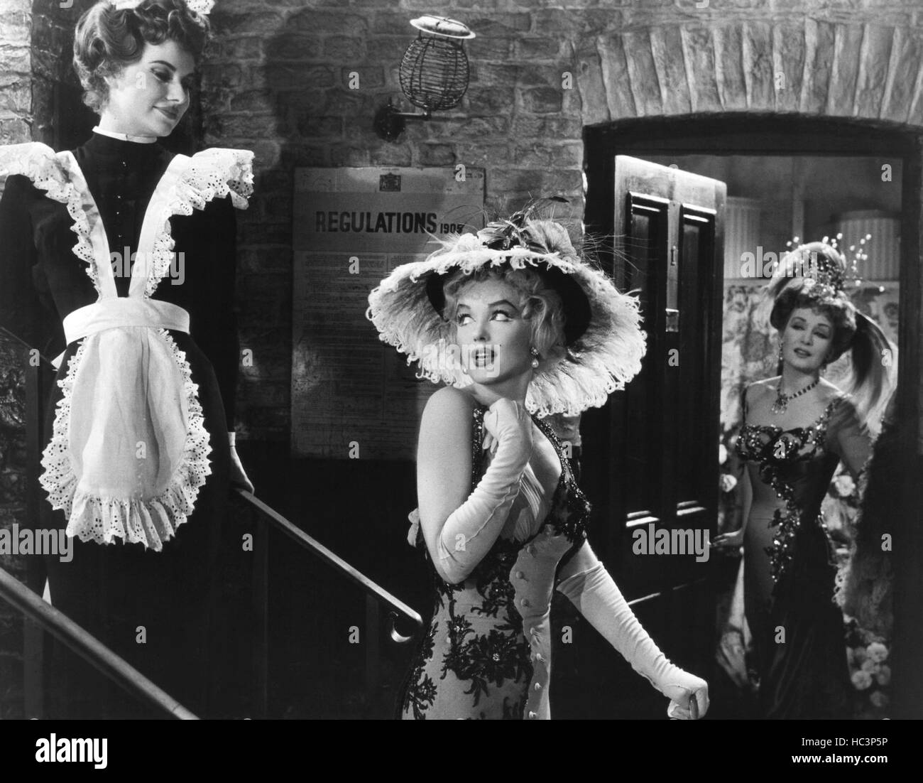 THE PRINCE AND THE SHOWGIRL, Marilyn Monroe (center), Jean Kent (right ...