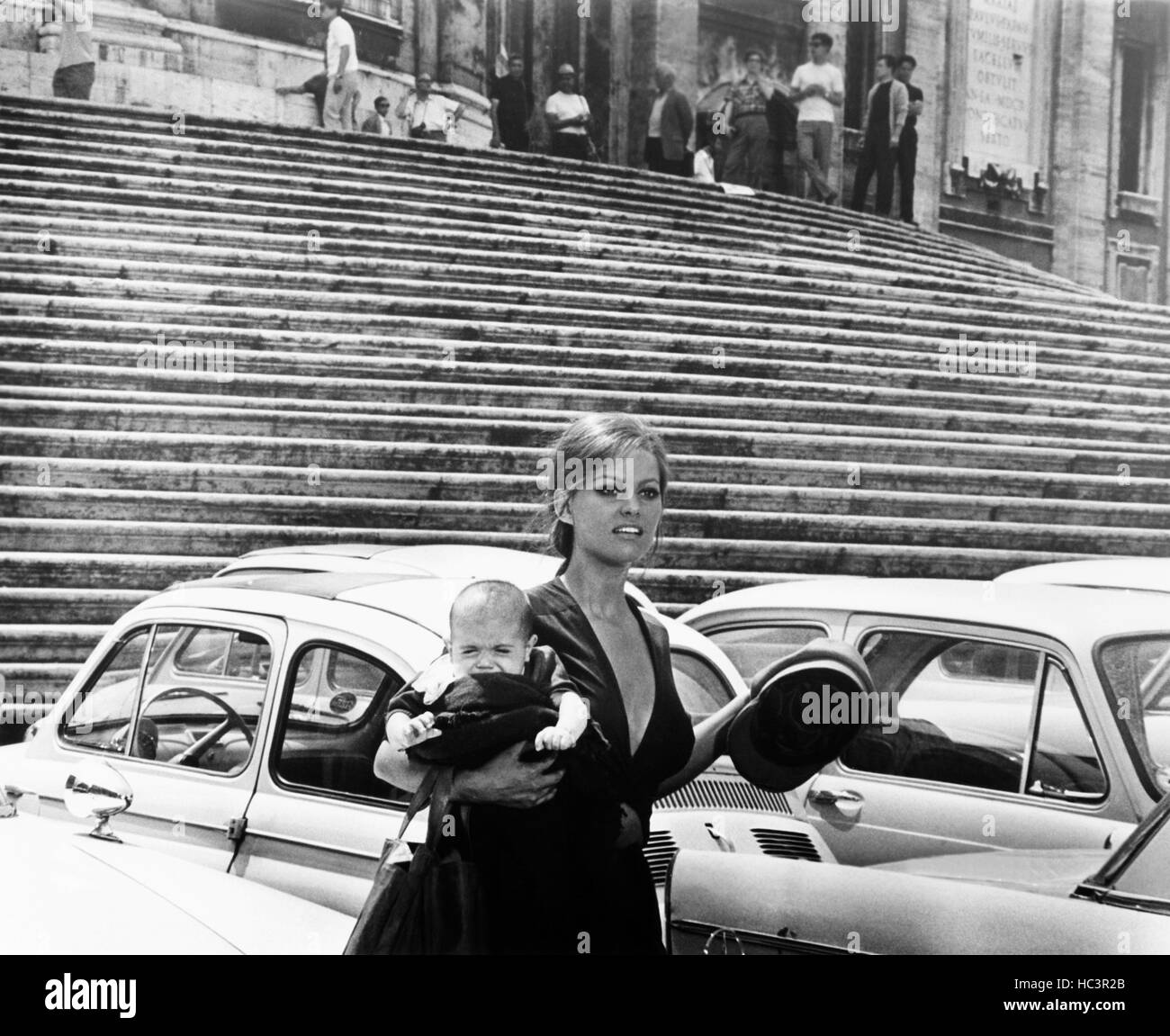 THE QUEENS, (aka LE FATE), Claudia Cardinale, 1966 Stock Photo - Alamy