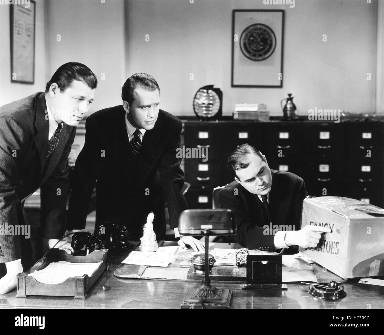 QUEEN OF THE MOB, from left: Jack Carson, Ralph Bellamy, James Flavin ...