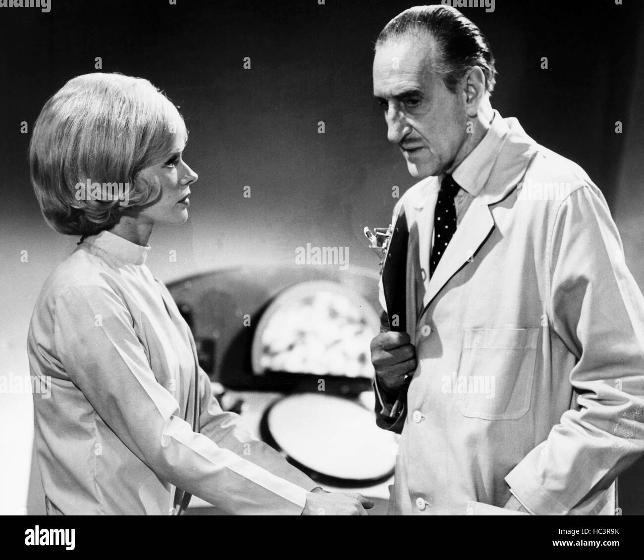 QUEEN OF BLOOD, from left, Judi Meredith, Basil Rathbone, 1966 Stock ...