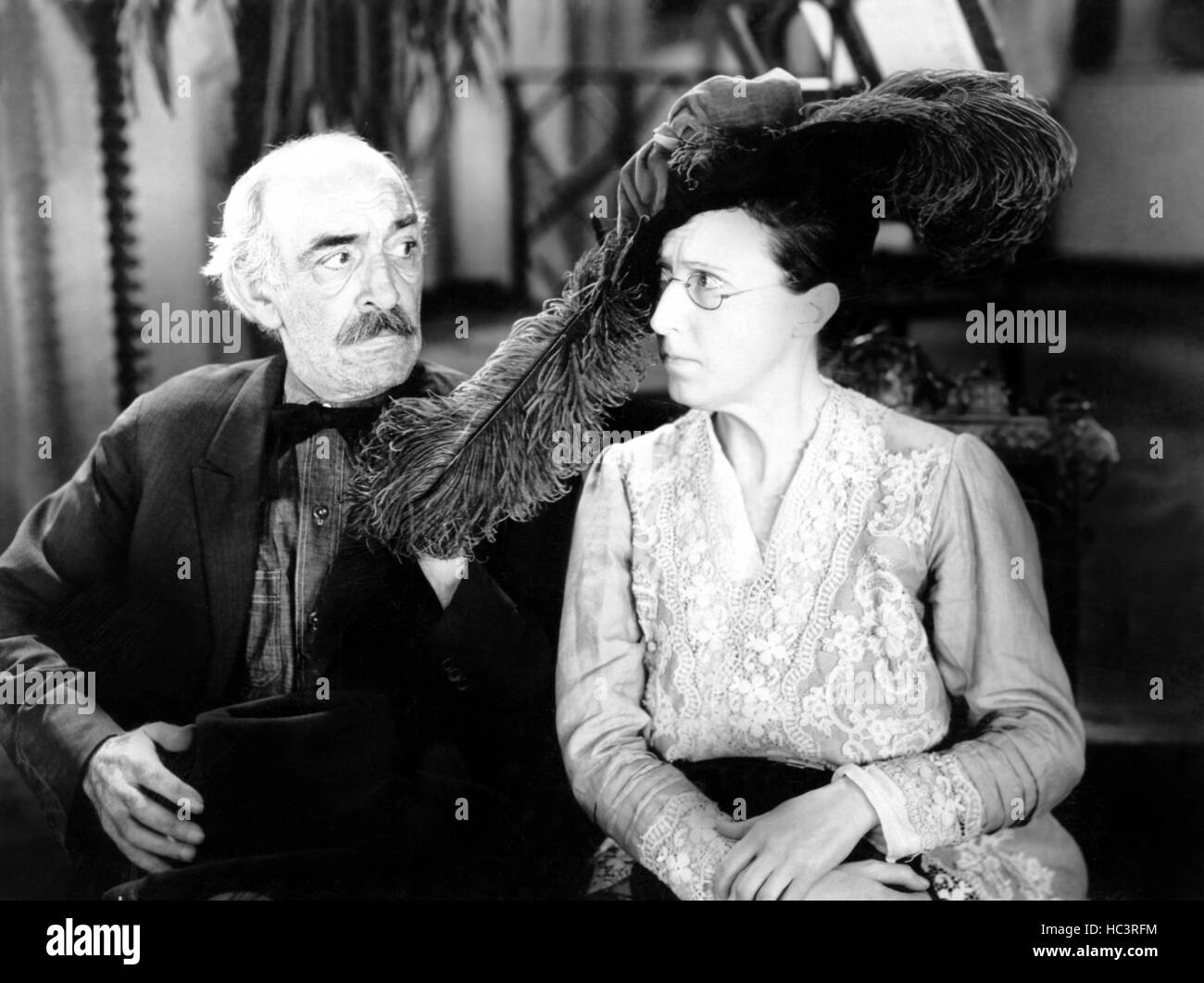 QUICK TRIGGER LEE, from left: Richard Carlyle, Fern Emmett, 1931 Stock ...