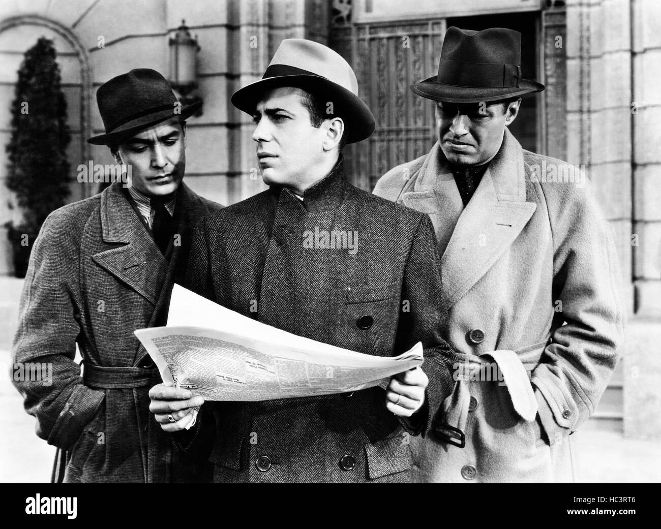 RACKET BUSTERS, Humphrey Bogart (center), 1938 Stock Photo - Alamy