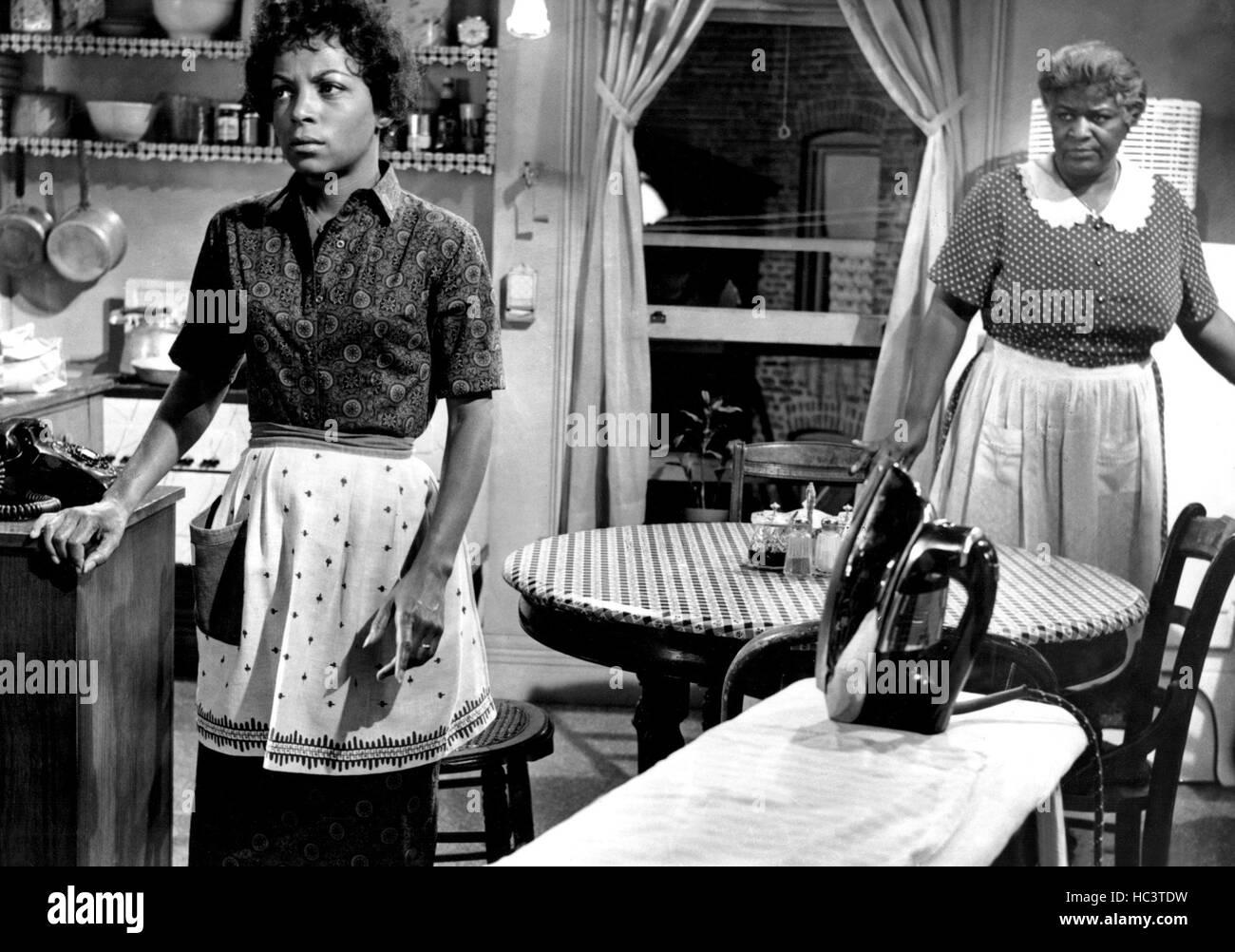 A RAISIN IN THE SUN, Ruby Dee, Claudia McNeil, 1961 Stock Photo - Alamy