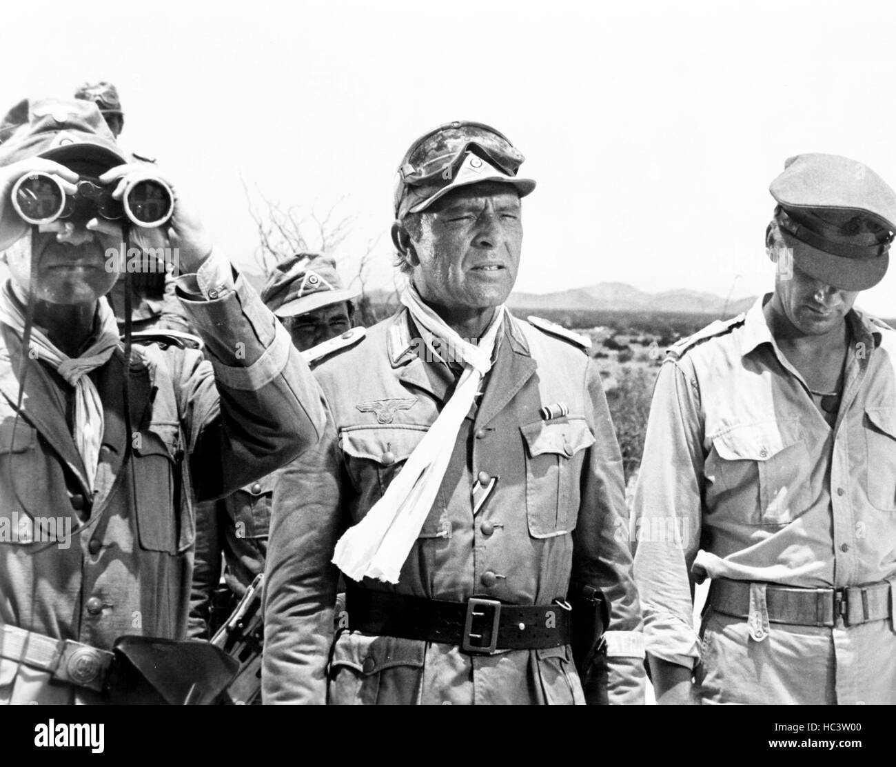 RAID ON ROMMEL, from left, John Colicos, Richard Burton, Clinton Greyn, 1971 Stock Photo - Alamy