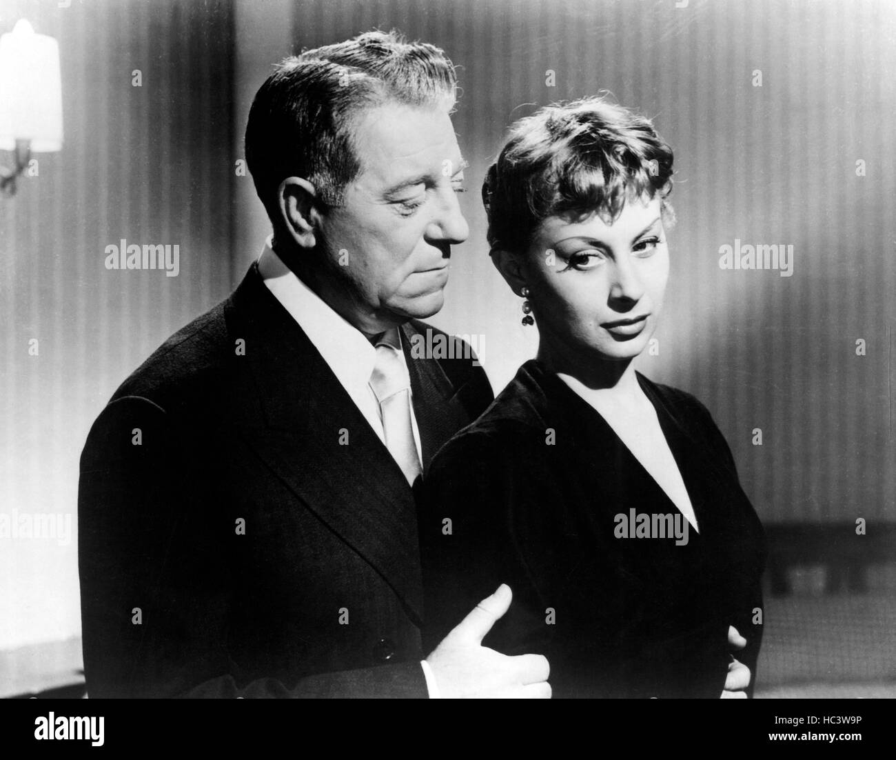 RAZZIA, (aka RAZZIA SUR LA CHNOUF), from left: Jean Gabin, Magali Noel ...