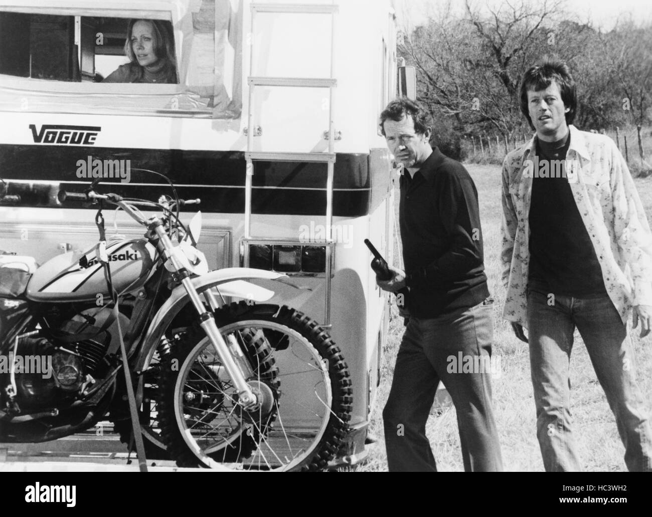 RACE WITH THE DEVIL, from left: Sally Kellerman, Warren Oates, Peter ...
