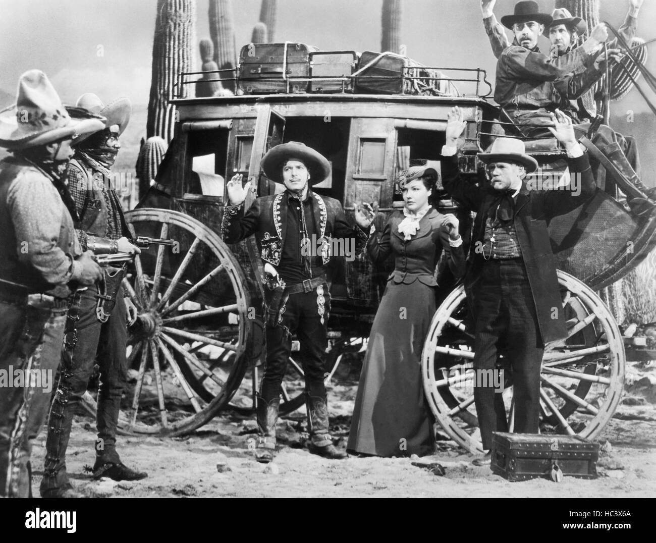RETURN OF THE CISCO KID, (standing with hands raised) Warner Baxter ...