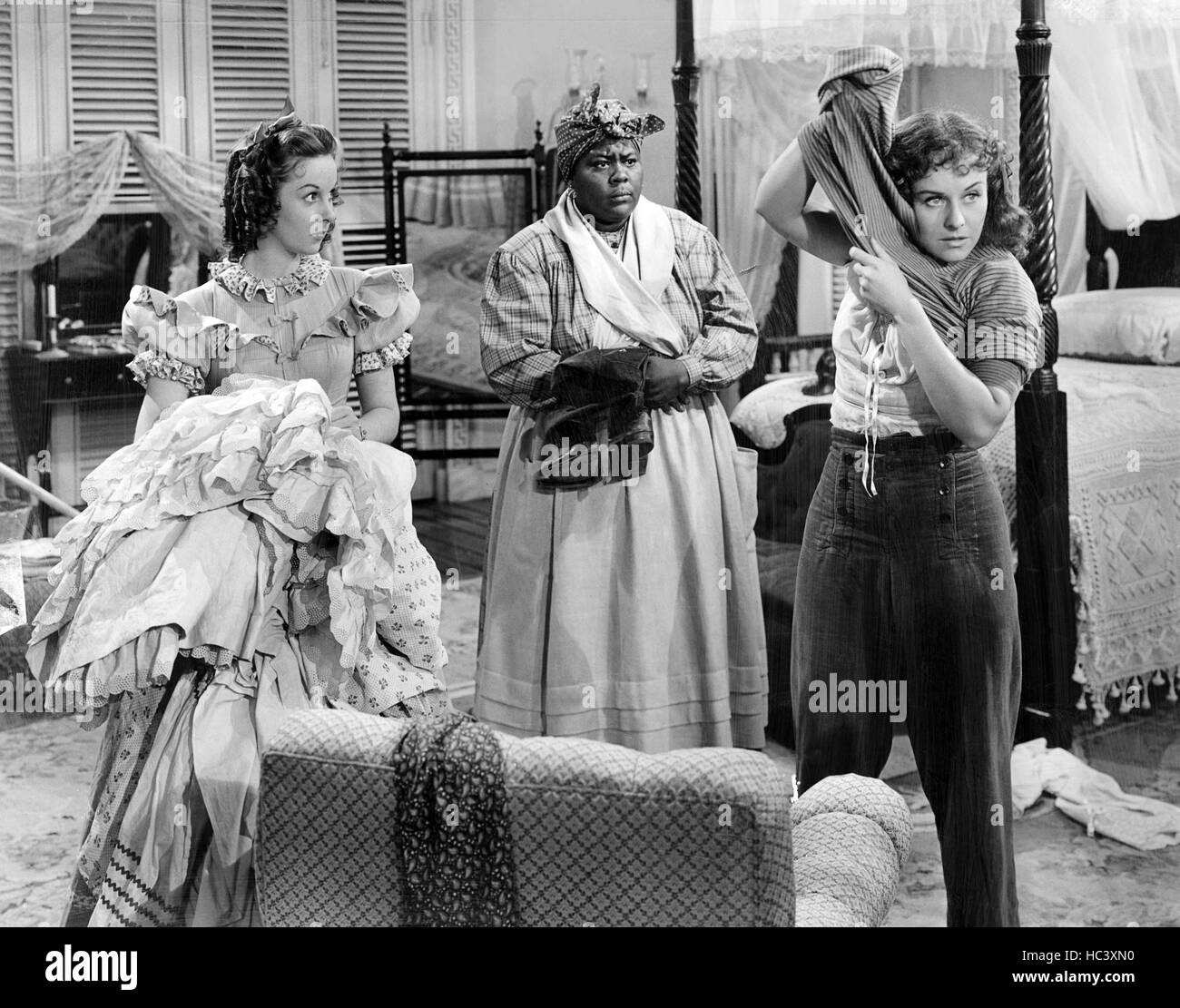 REAP THE WILD WIND, from left, Susan Hayward, Louise Beavers, Paulette ...
