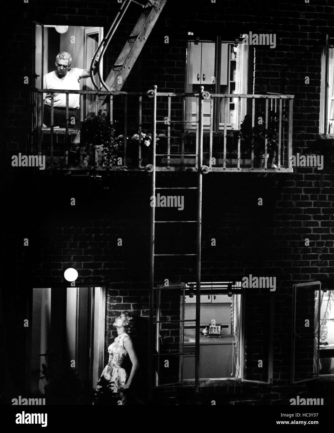 REAR WINDOW, Raymond Burr, Grace Kelly, 1954 Stock Photo - Alamy