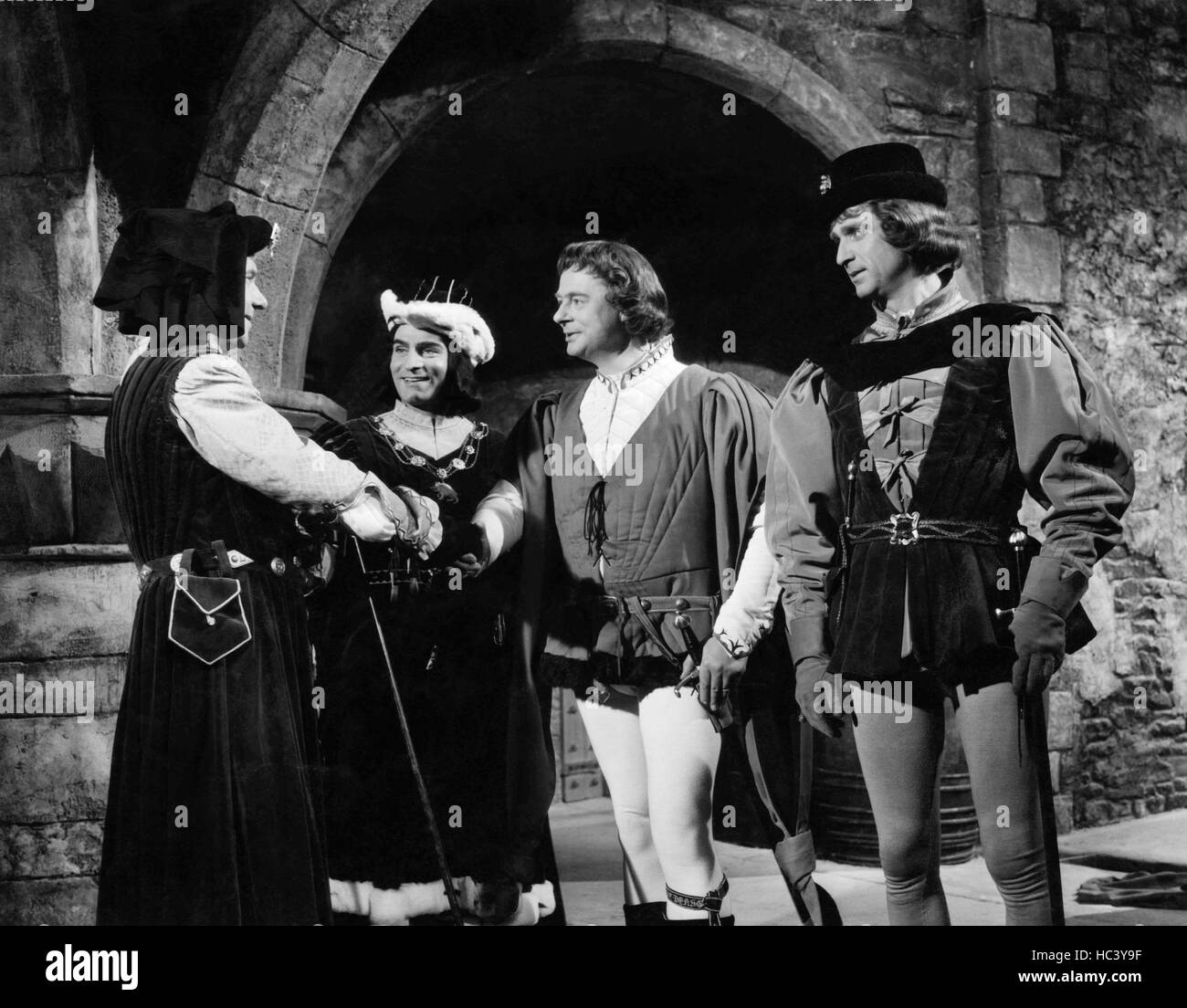 RICHARD III, Alec Clunes, Laurence Olivier, Ralph Richardson, Norman ...