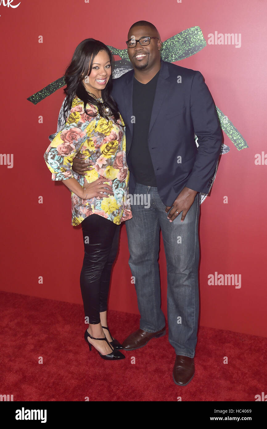 Los Angeles, USA. 05th Dec, 2016. Kristin Smith and Josiah Smith at the ...