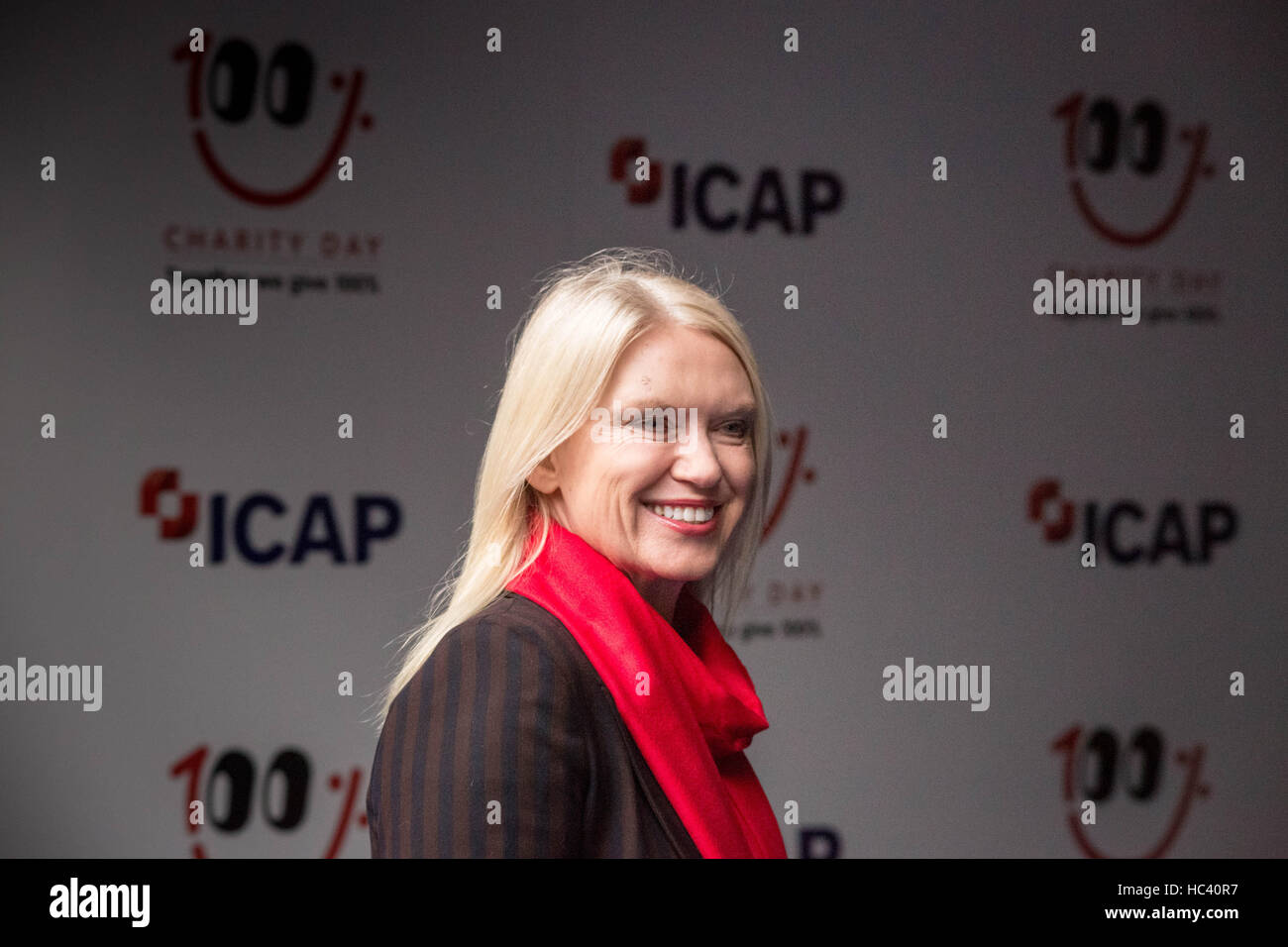 Anneka rice tv presenter hi-res stock photography and images - Alamy
