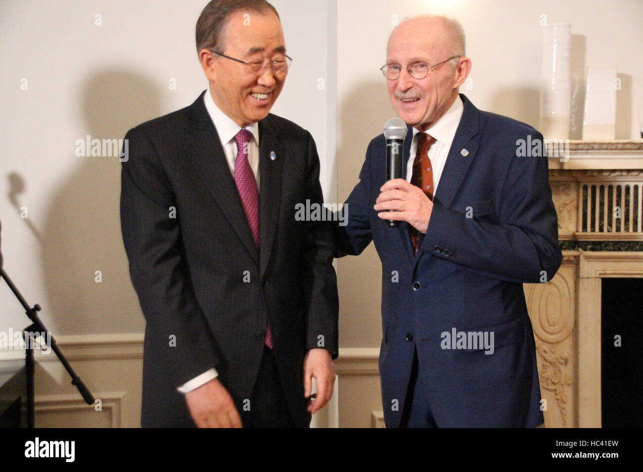 United nations ambassador for sport hi-res stock photography and images ...