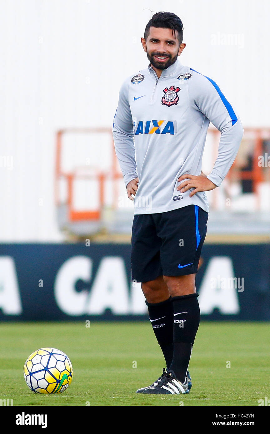 SÃO PAULO, SP - 05.12.2016: TREINO DO CORINTHIANS - William during the ...