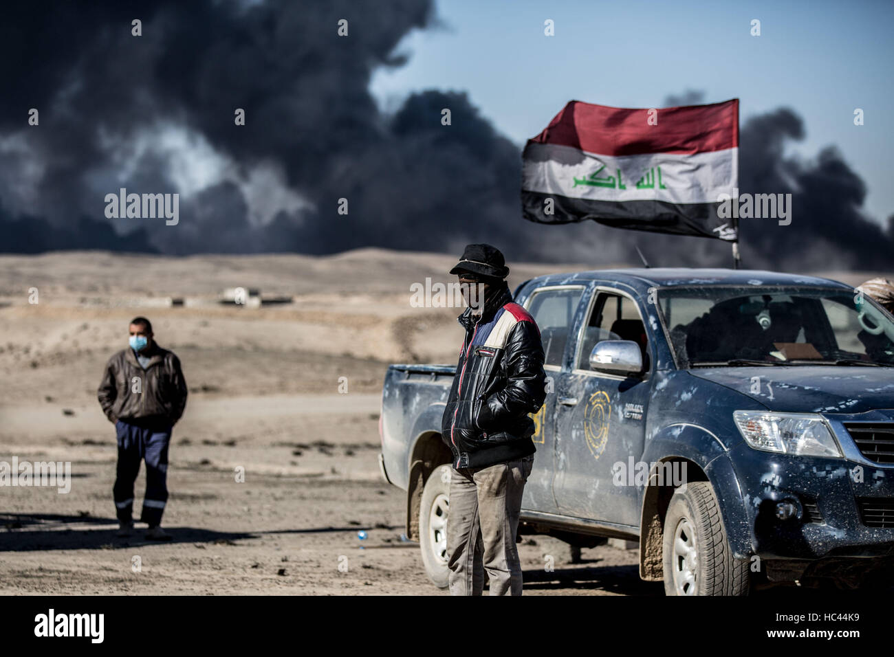 Qayyara, Ninewa Province, Iraq. 23rd Nov, 2016. Fires have been burning ...