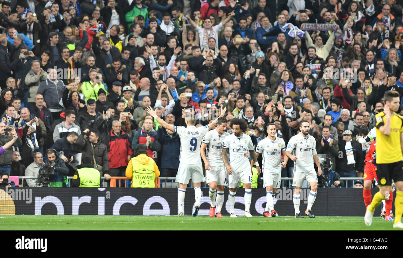 Madrid, Spain. 7th Dec, 2016. Karim Benzema (Real Madrid) celebrates ...