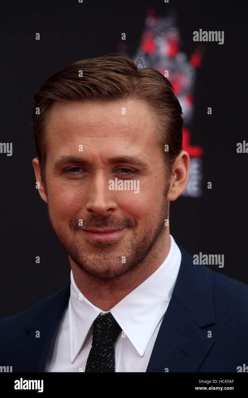 Hollywood, Ca. 7th Dec, 2016. Ryan Gosling at the Emma Stone and Ryan ...