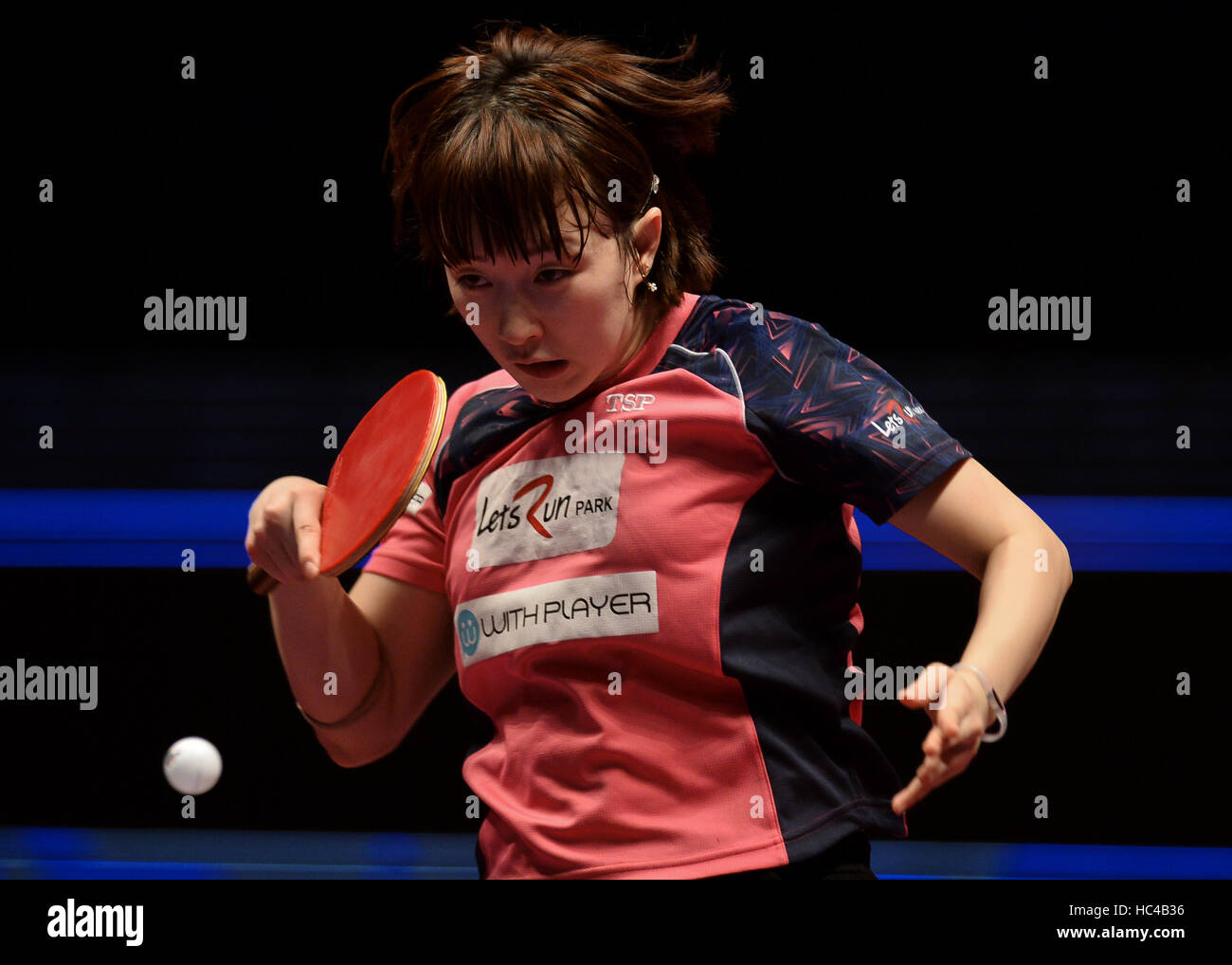 Doha, Qatar. 8th Dec, 2016. Suh Hyo Won of South Korea returns a shot ...