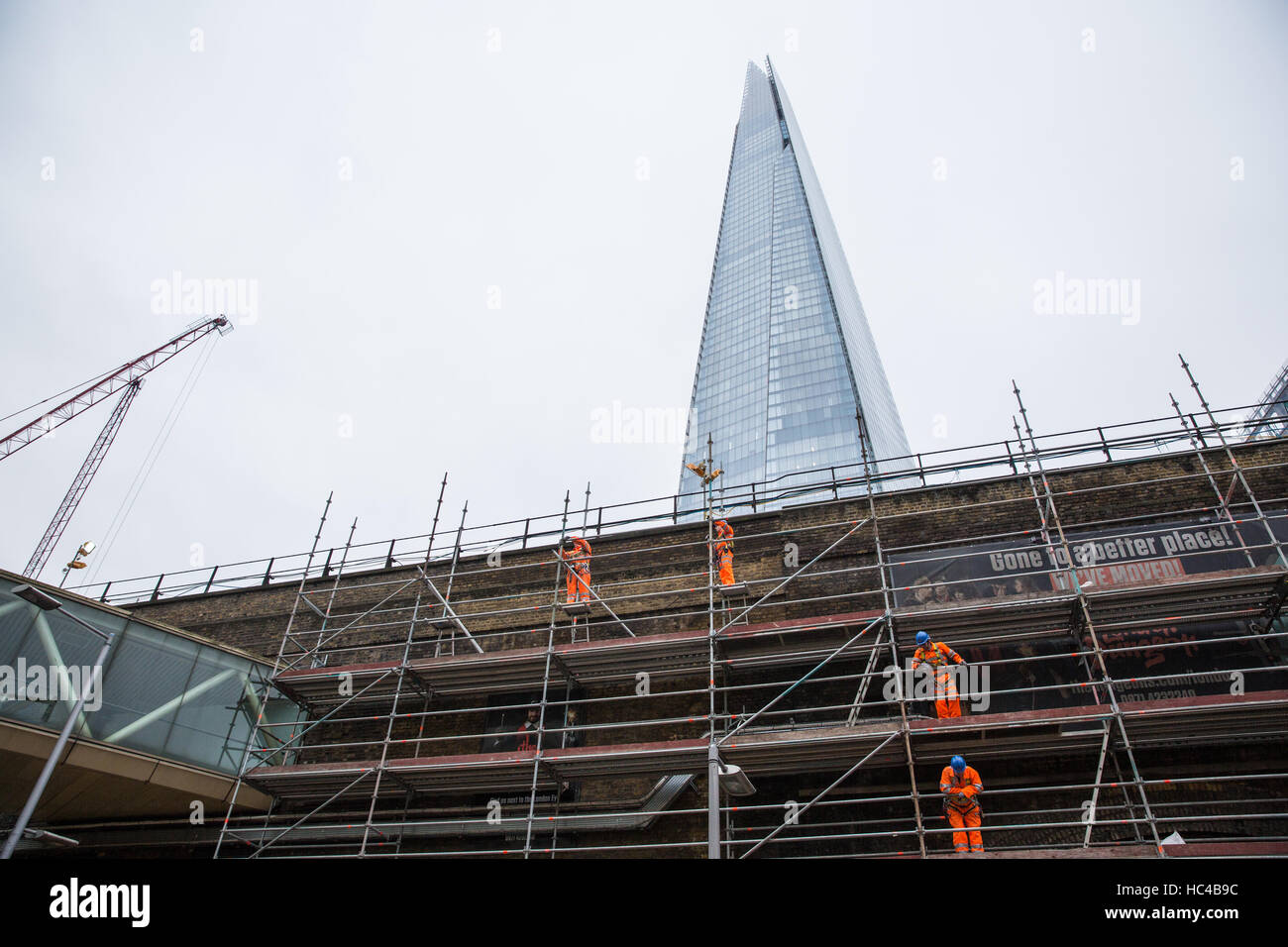 London, UK. 8th December, 2016. Scaffolders working in front of the ...
