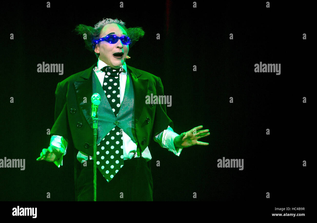 Stuttgart, Germany. 07th Dec, 2016. The clown Housch-ma-Housch on stage ...