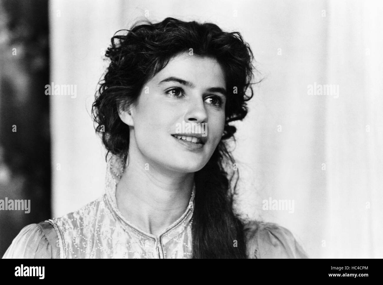 OTHELLO, Irene Jacob, 1995. ©Columbia/courtesy Everett Collection Stock ...